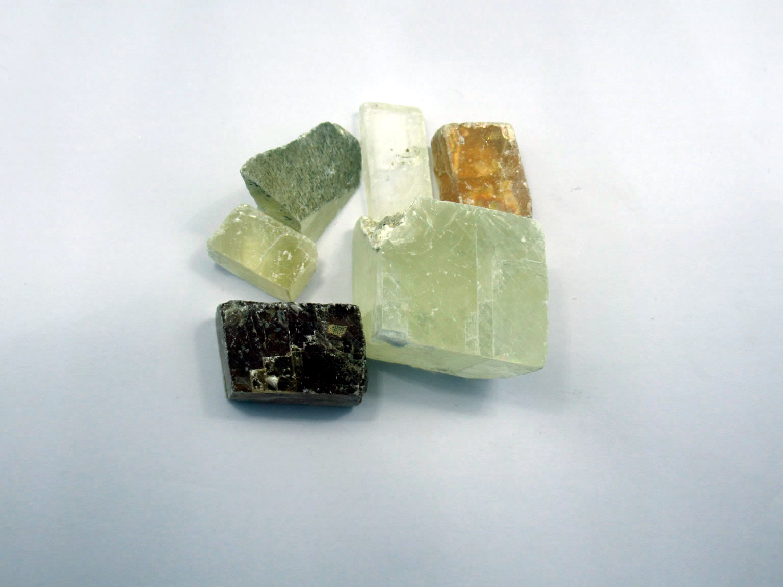 Calcite Mixed Rough - Healing Light